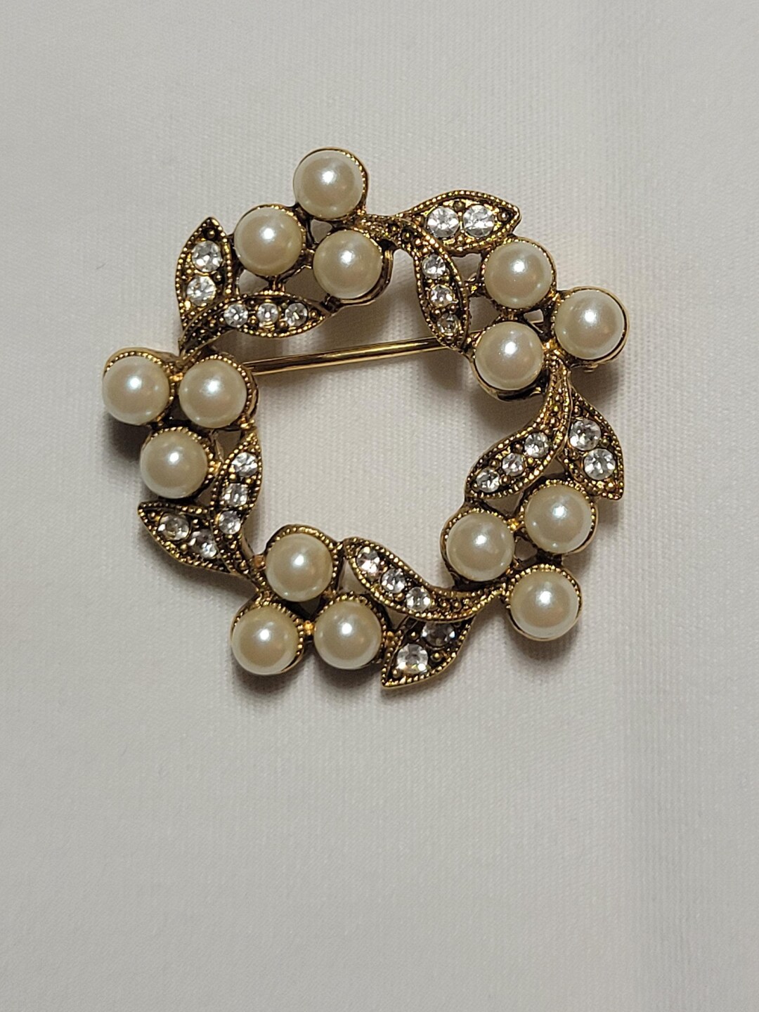 Vintage Pearl and Rhinestone Brooch - Etsy