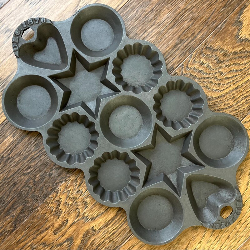 Cast Iron Hearts Pan - Etsy