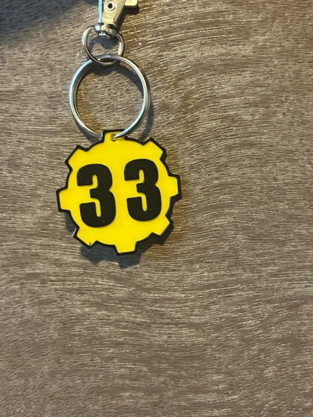 FALLOUT VAULT KEYCHAIN - Etsy