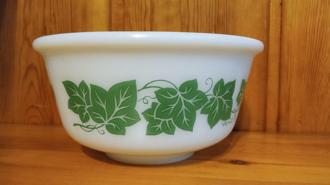 Hazel Atlas Vintage Ivy Mixing Bowl - Etsy