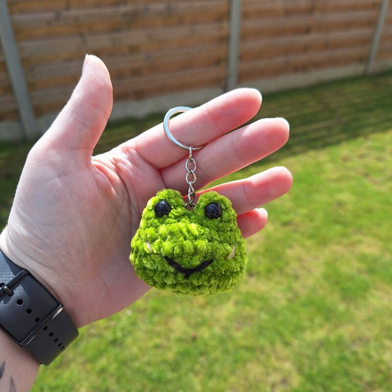 Crochet Frog Keychain - Etsy