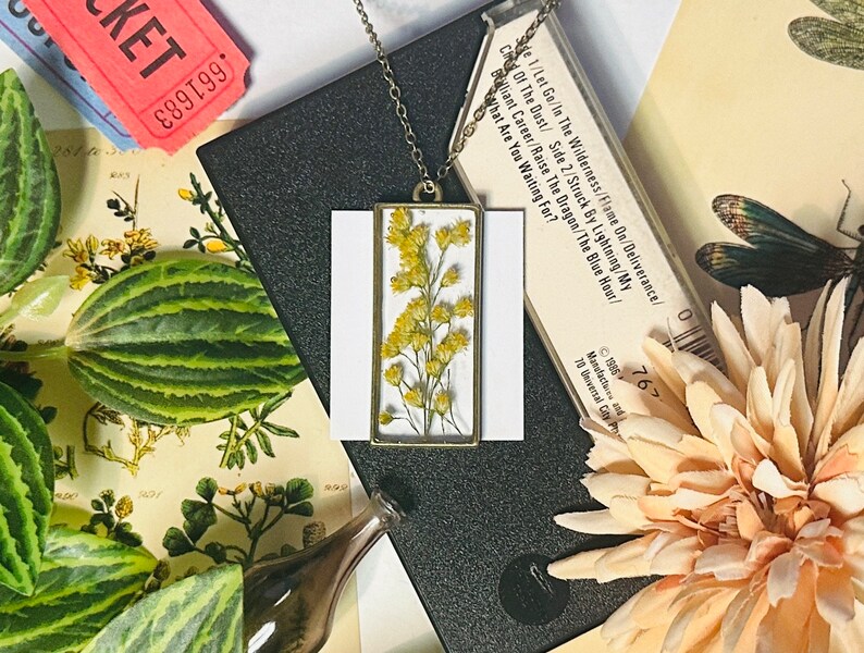 Wildflower Resin Pendant Pressed Flower Jewelry Nature Jewelry Handmade ...