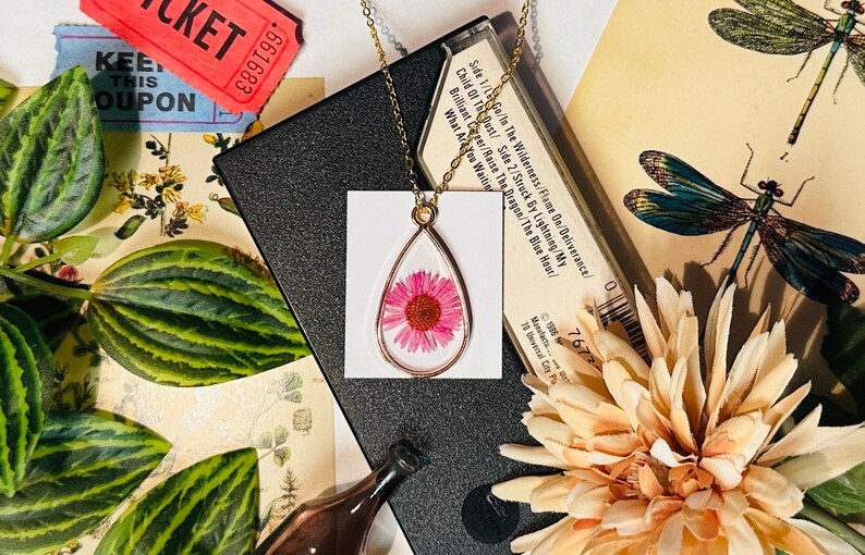 Wildflower Resin Pendant Pressed Flower Jewelry Nature Jewelry Handmade ...