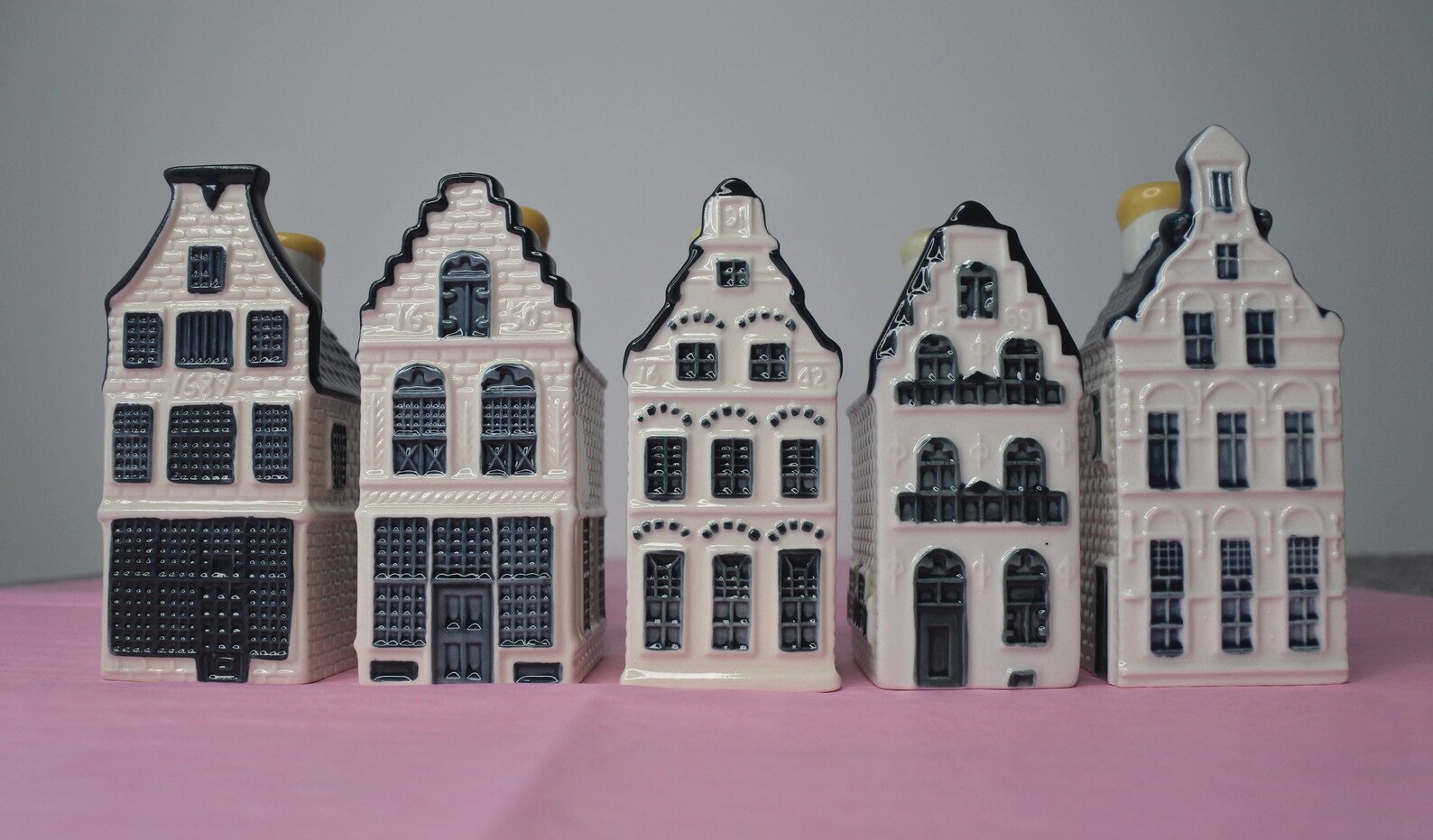 N. 11, 15, 17, 18, 25 KLM Delft Blue Miniature Houses - Authentic ...