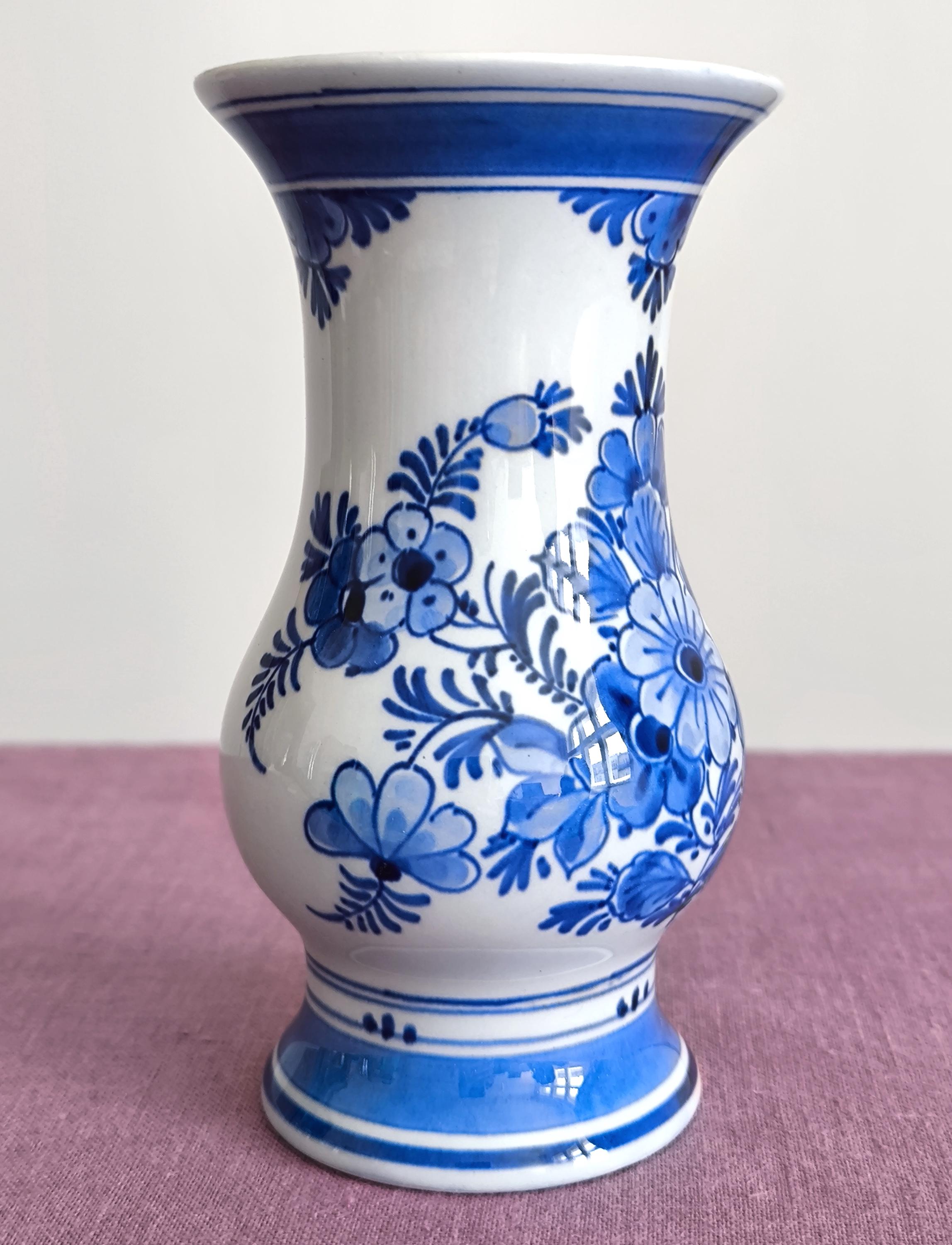 Authentic Royal Delft Vase 1979 Hand Painted Traditional Dutch Blue ...