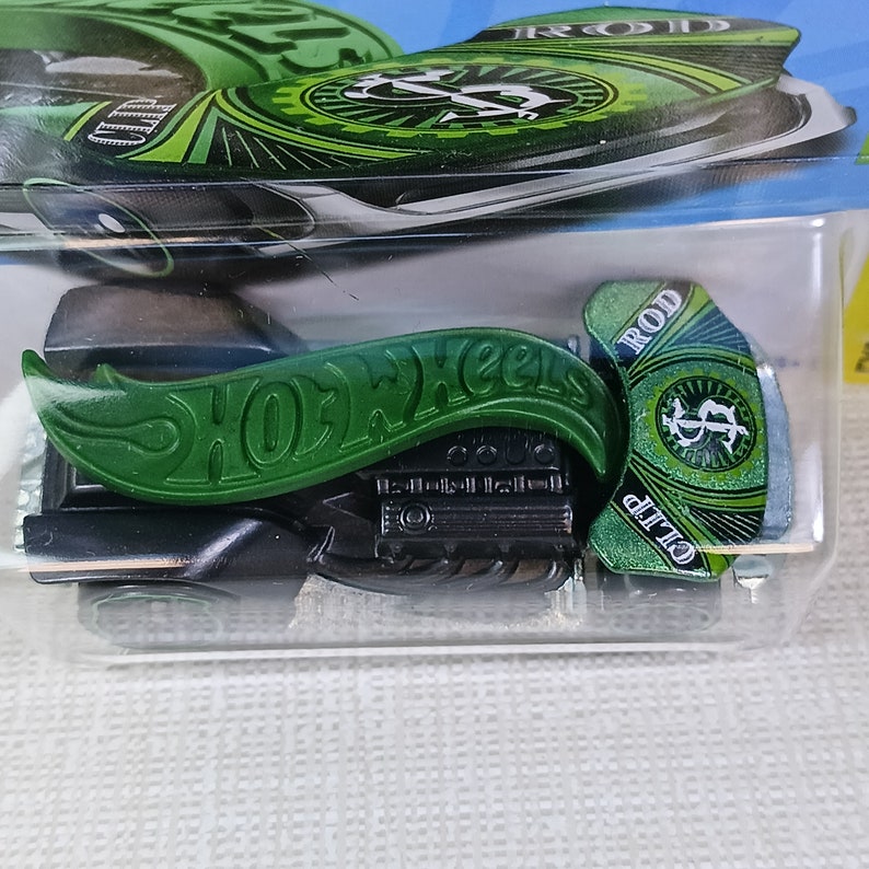 Hot Wheels Clip Rod Miniature Collectible Car Model, Gift Item for Car ...