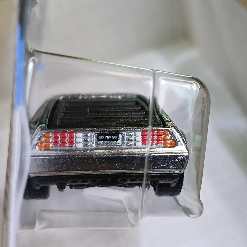 Hot Wheels DMC Delorean Treasure Hunt Collectible Model Miniature Car ...
