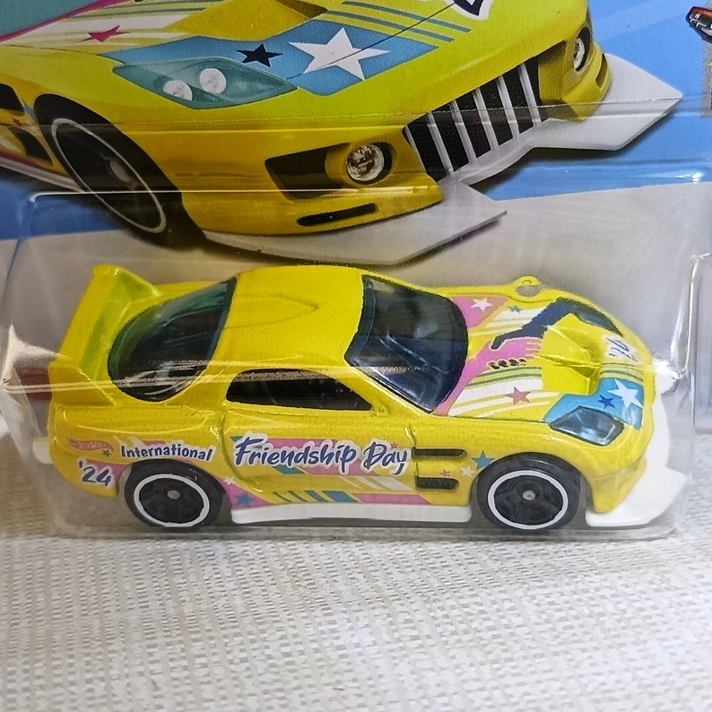 Hot Wheels 24/seven International Friendship Day Collectible Model Car ...