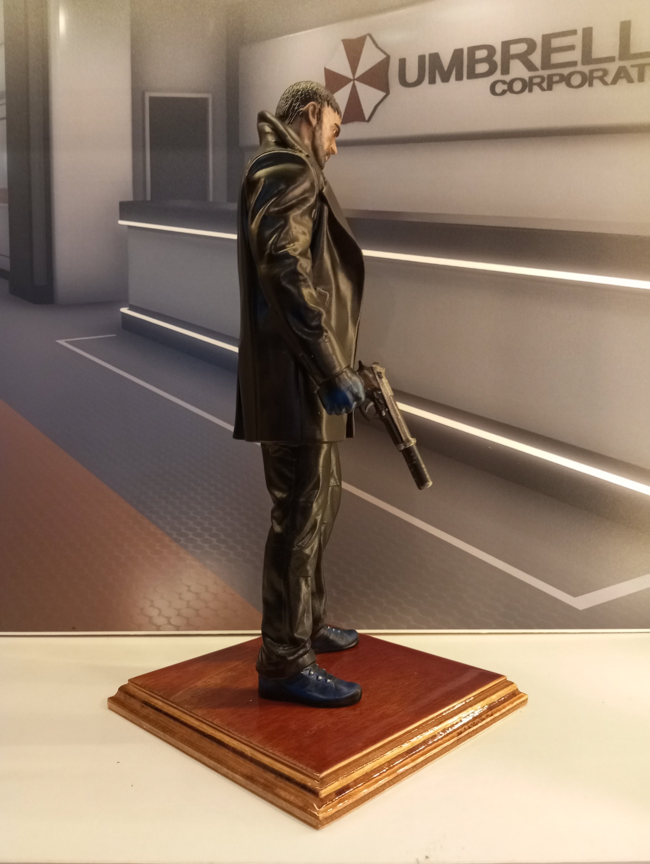 Chris Redfield Resident Evil Statue/figure 1/6 30cm - Etsy