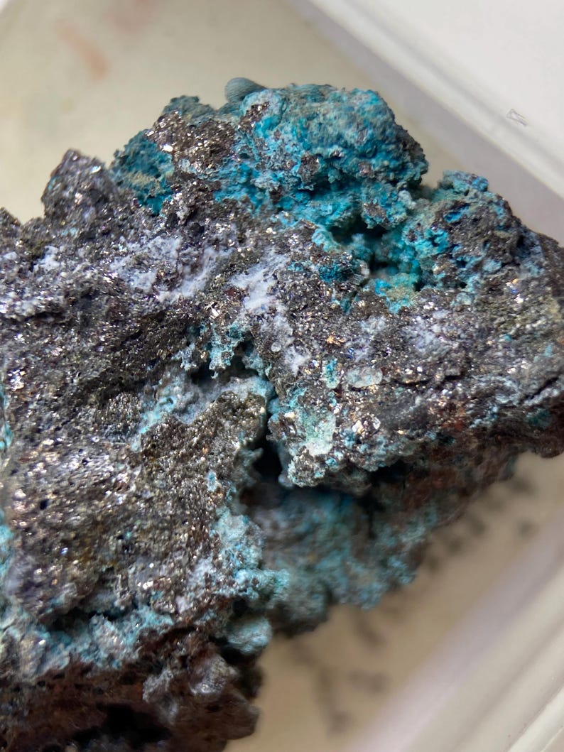 Yvonite Blue Crystals Mineralspecimen - Salsigne Frankrijk Europe ...