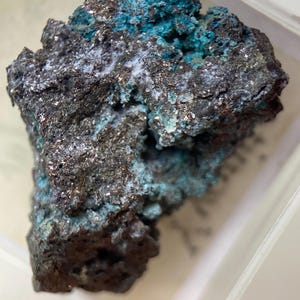 Yvonite Blue Crystals Mineralspecimen - Salsigne Frankrijk Europe ...
