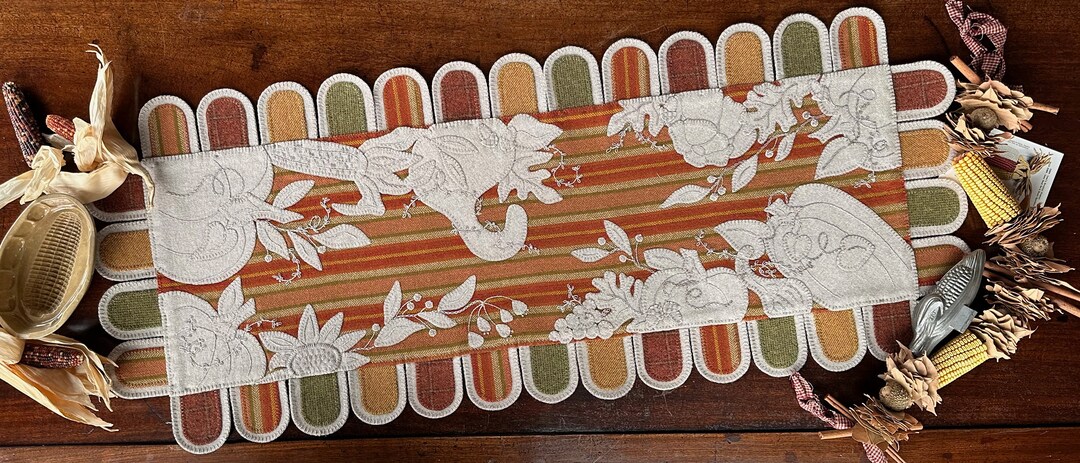 Harvest Time Table Runner- Pattern - Etsy