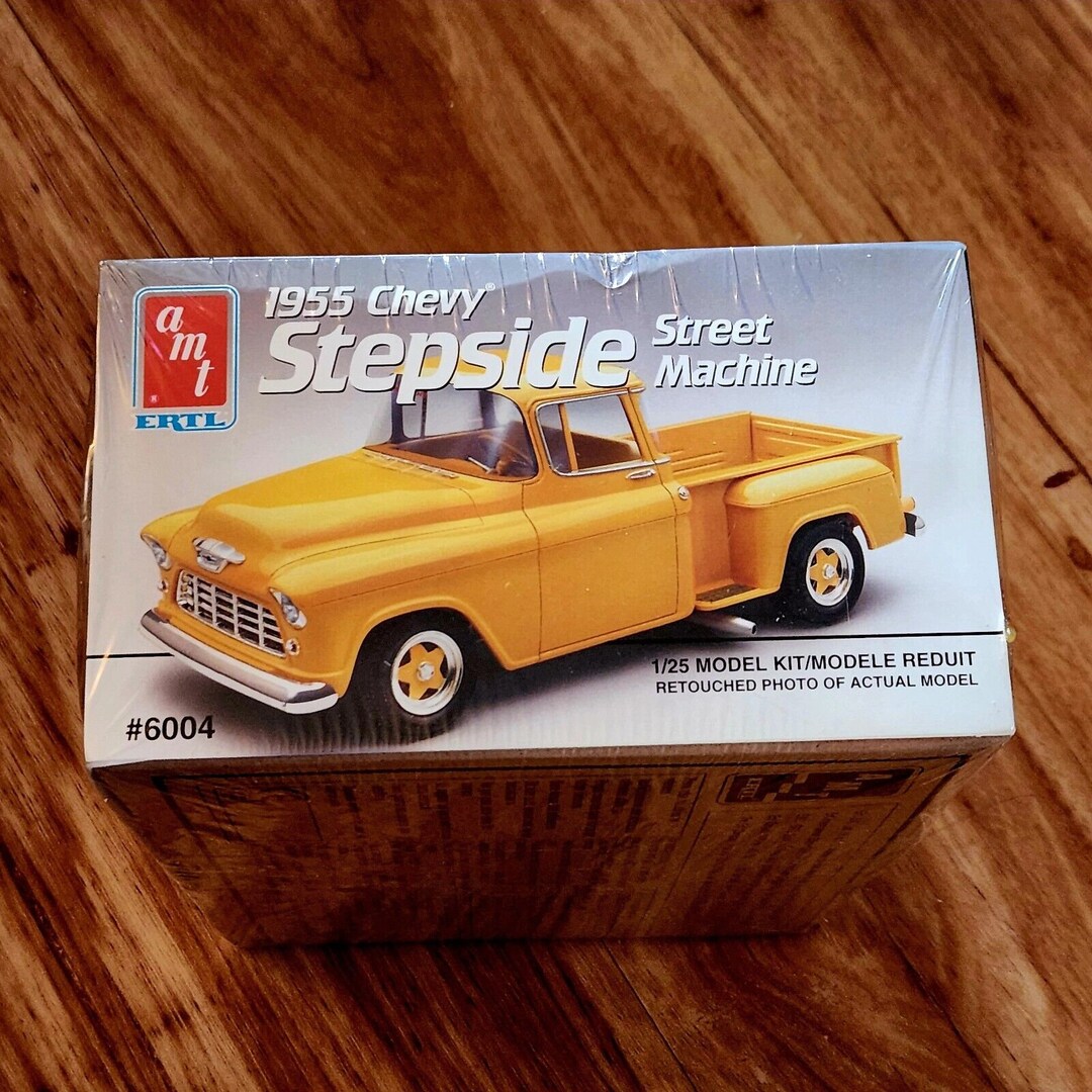 AMT Ertl 6004 1/25 Scale 1955 Chevy Stepside Street Machine Plastic ...
