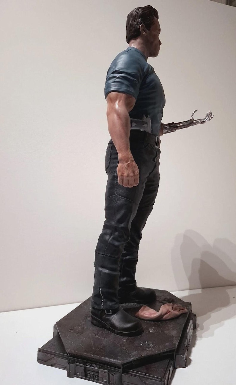 The Terminator 2 Arm Cutting Scene Statue - Etsy