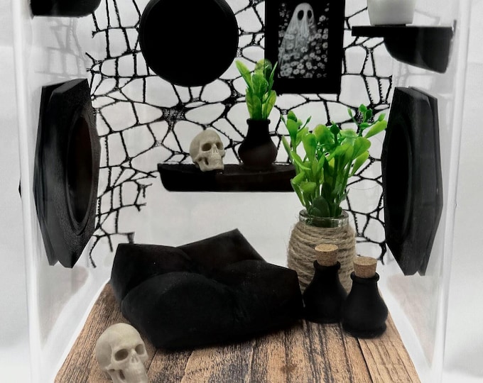 Luna Moth Spider Hide - Etsy