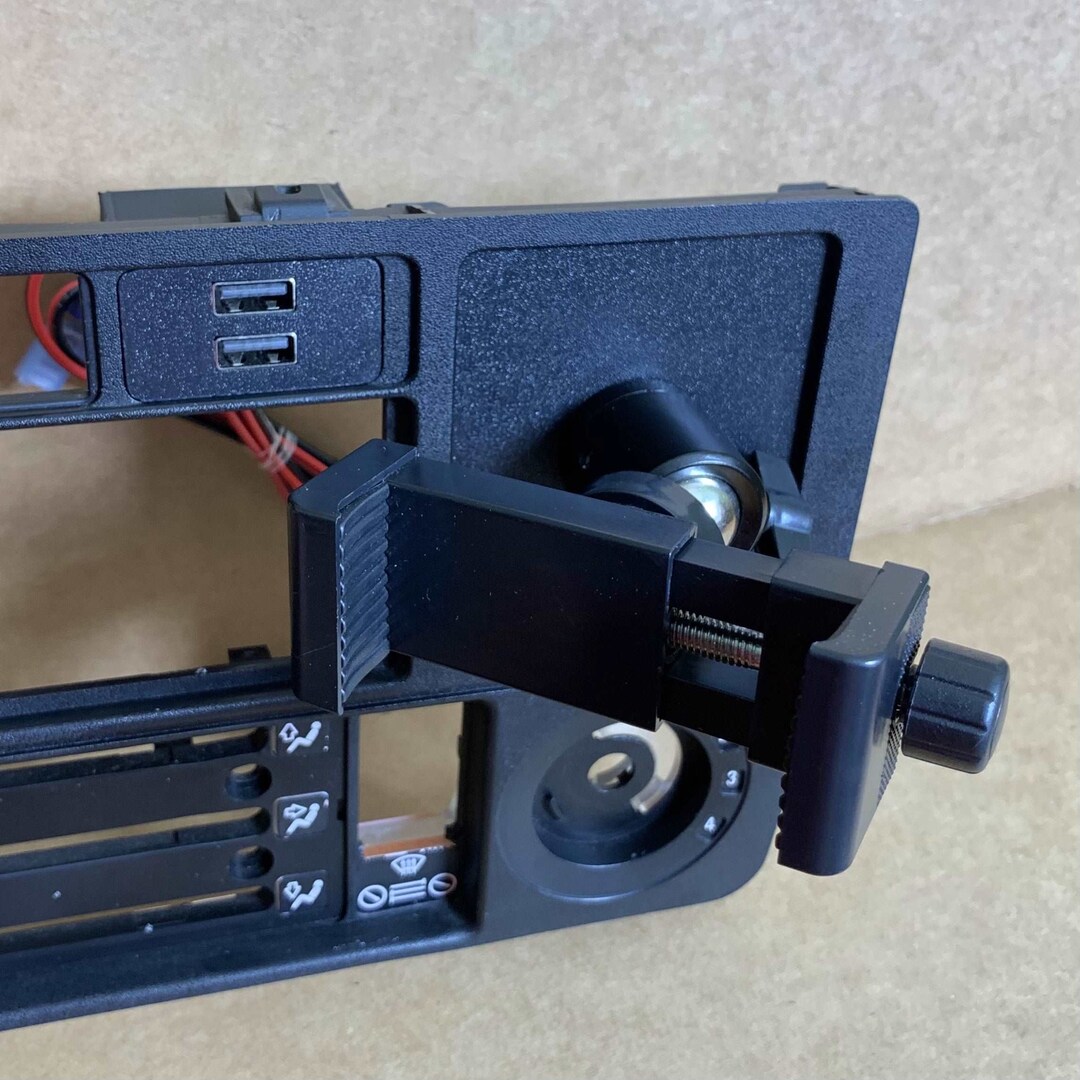E30 Universal Phone Mount - Etsy