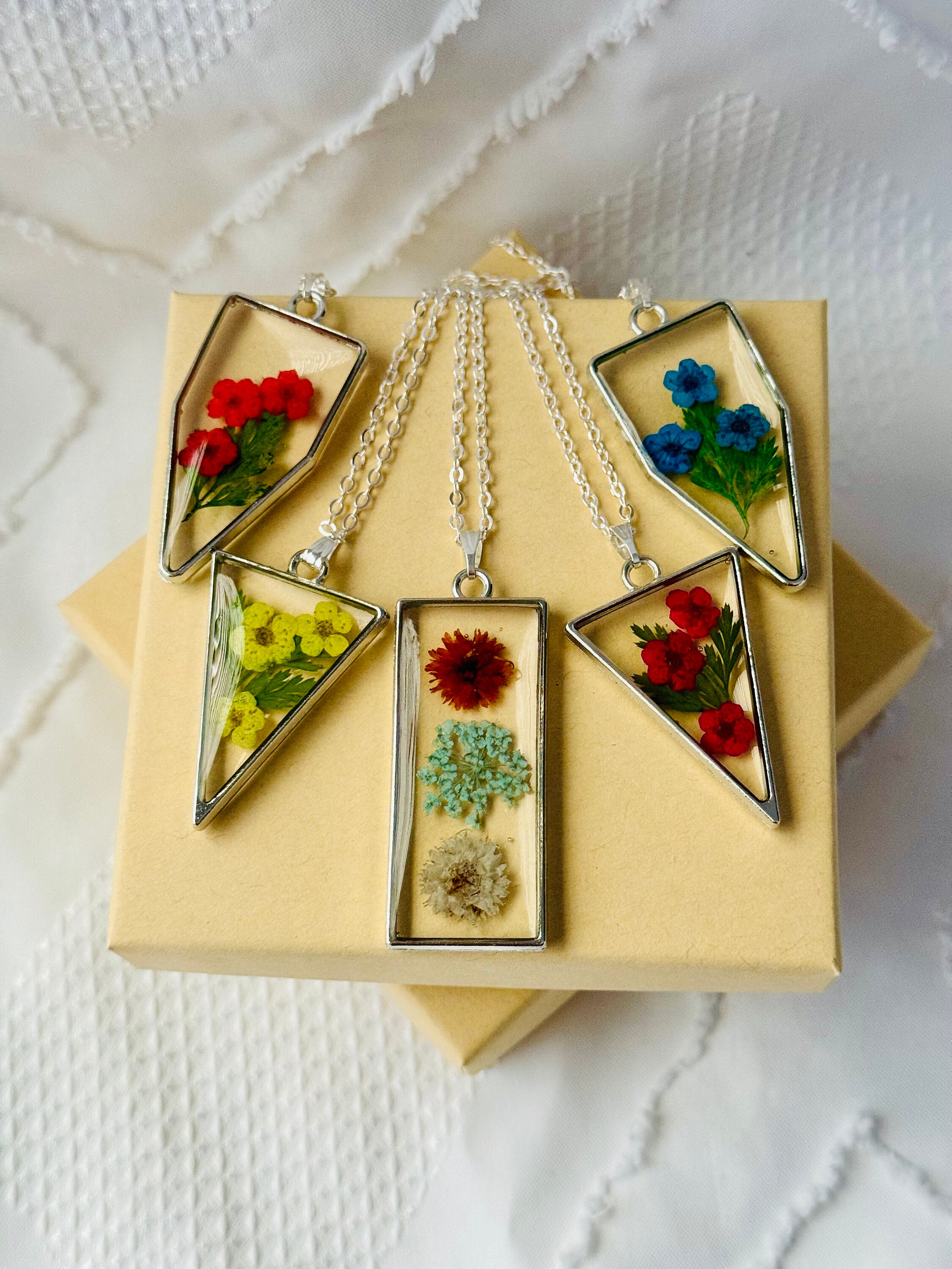 Tri Color Pressed Flower Pendant - Etsy