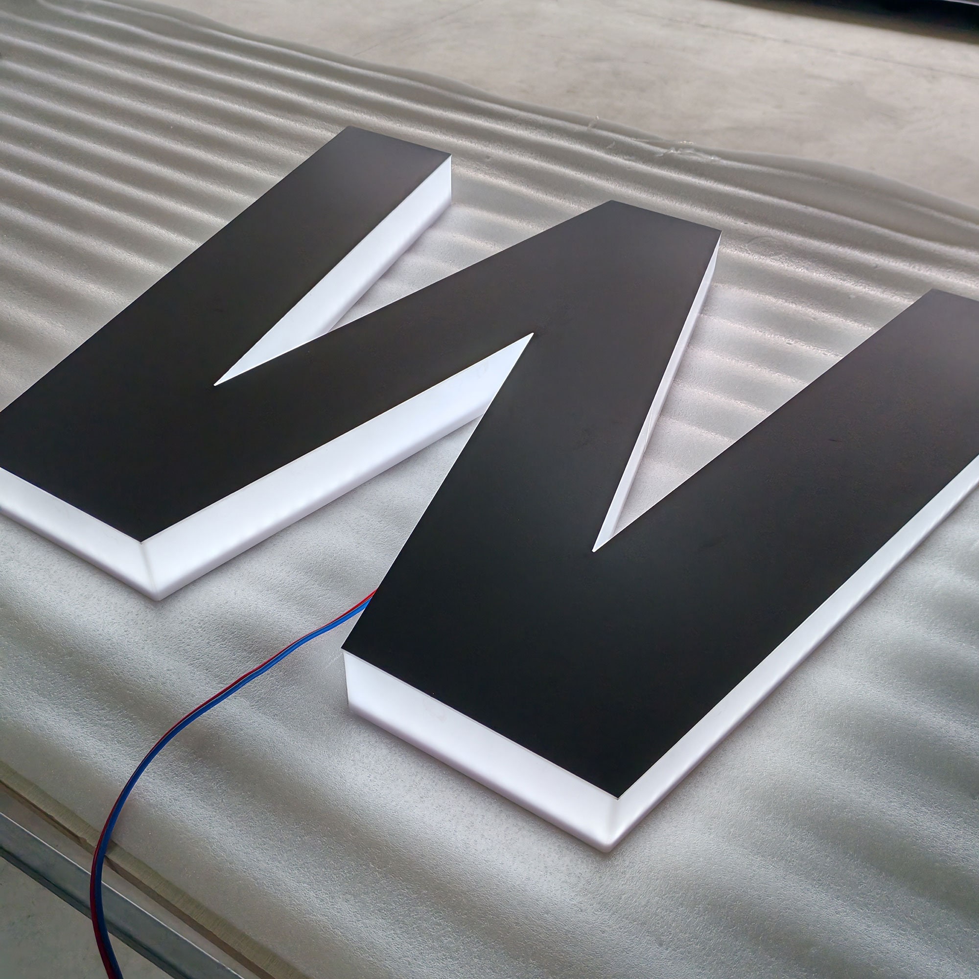 Custom Acrylic Channel Letters Business Signage LED Illuminated Store ...