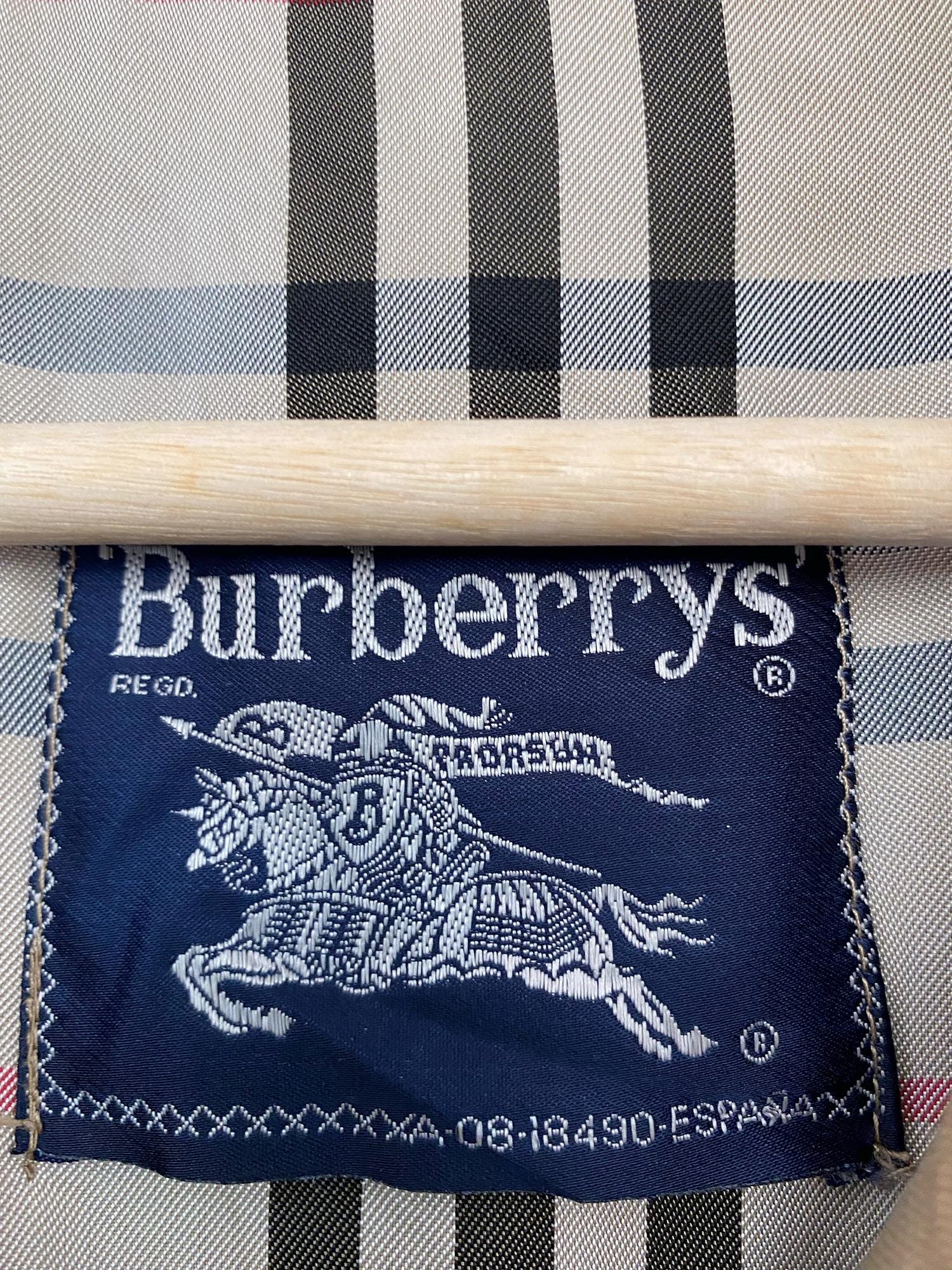 Burberry Vintage Oversized Unisex Trench Coat. Vintage Beige Trench Coat, Size L. Burberry Gifts ...