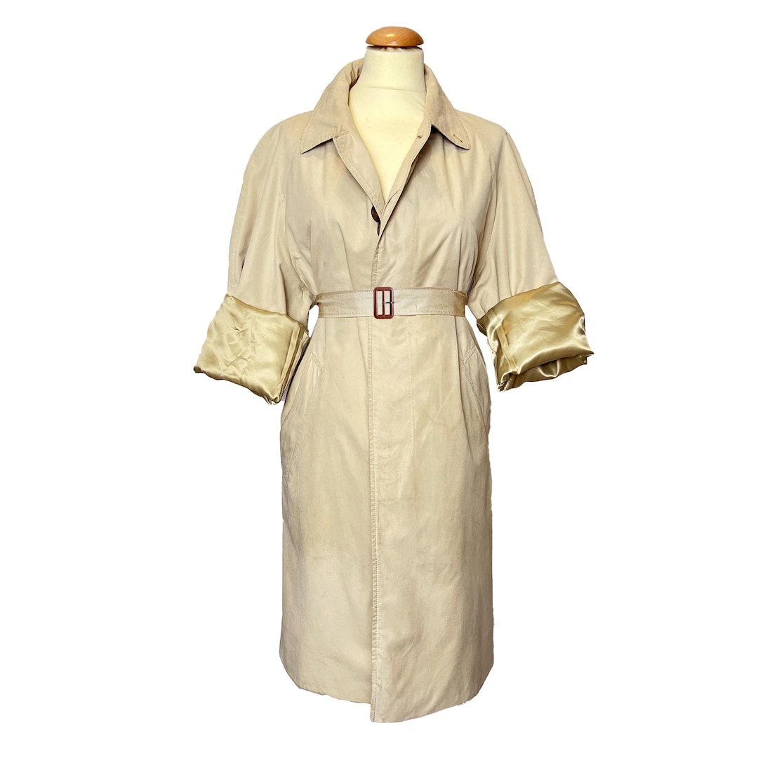 Burberry Vintage Oversized Unisex Trench Coat. Vintage Beige Trench Coat, Size M. Burberry Gifts ...