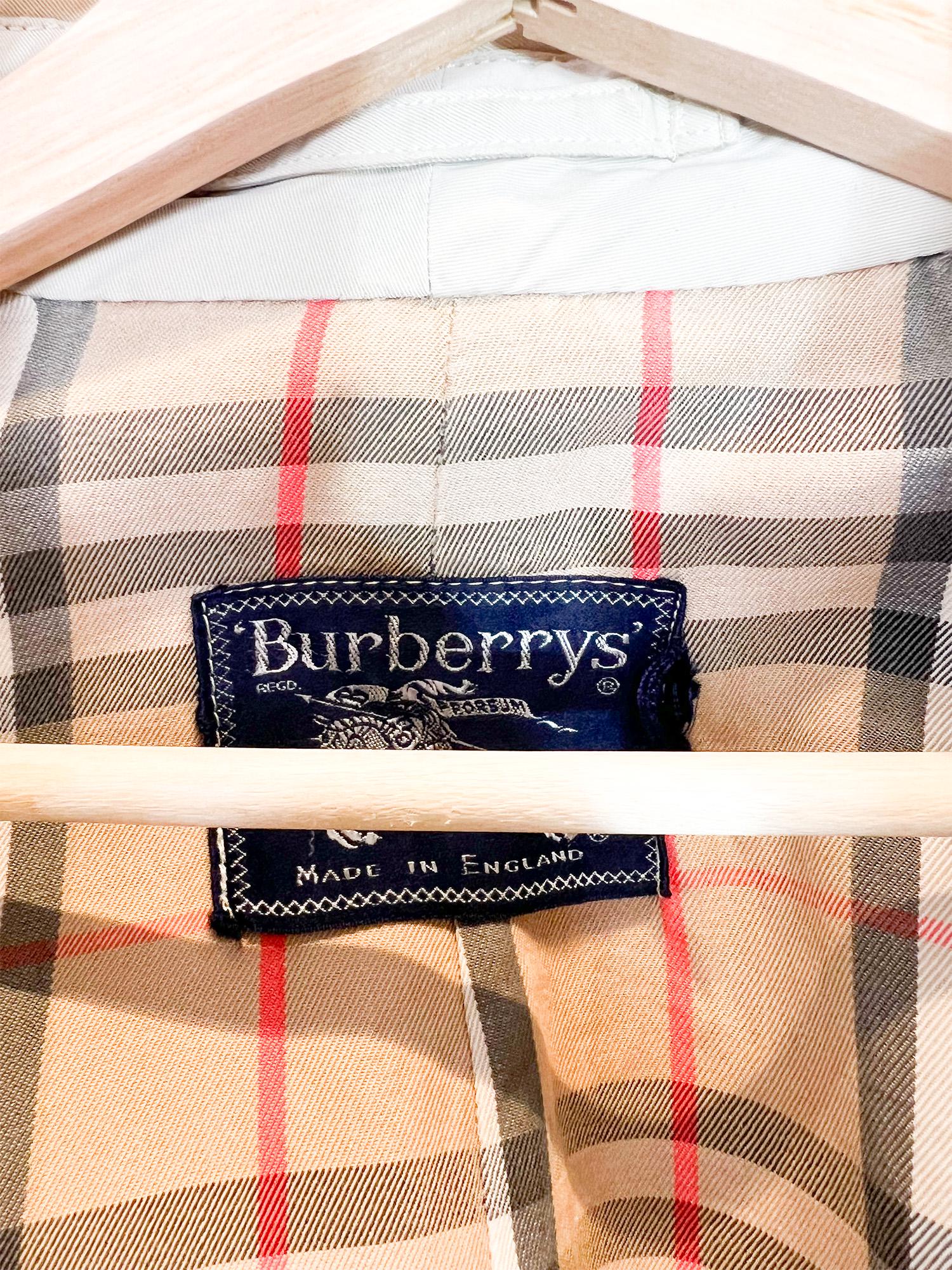 Burberry Vintage Oversize Trench Coat for Men. Vintage Beige Trench Coat, Size M. Trench ...