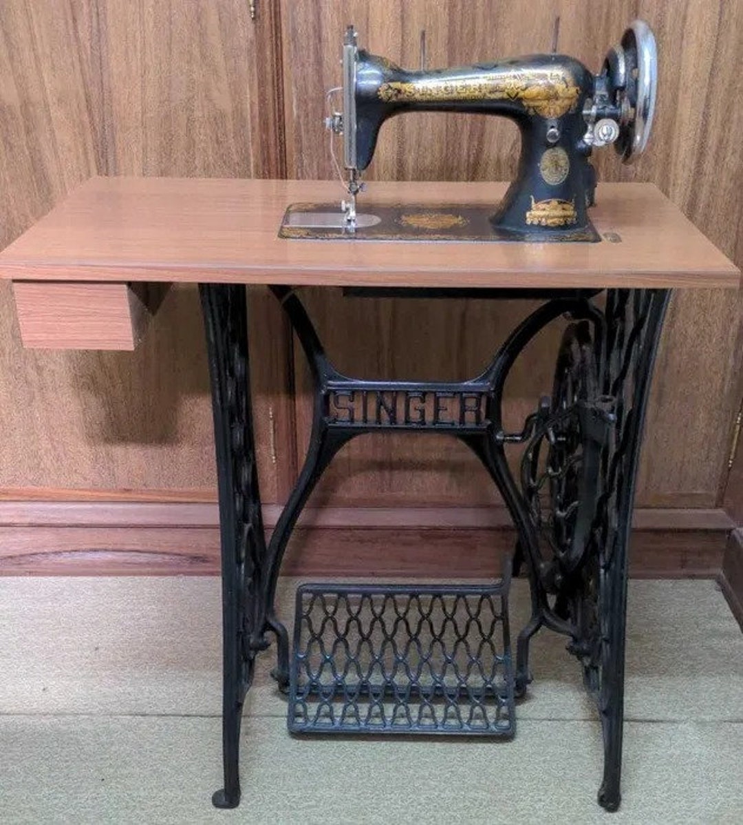 Antique 1903 Singer Crank Sewing Machine / Exquisite Gold Egyptian ...