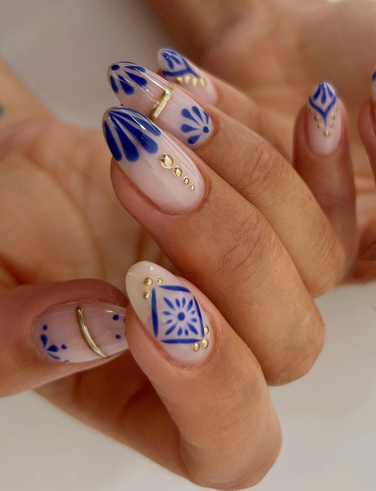 Blue and White Porcelain Print Press on Nails: Handmade Custom Nails - Etsy