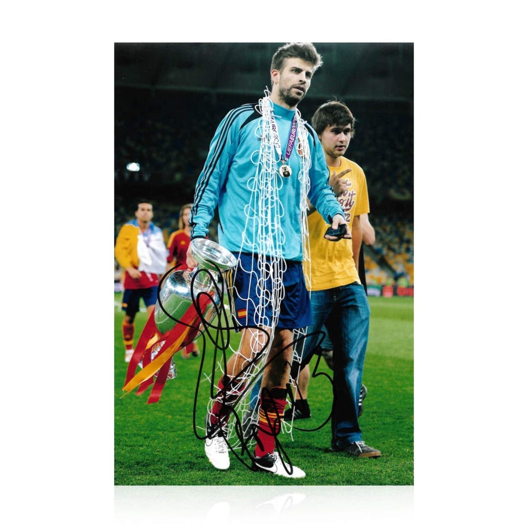 Gerard Piqué Signed 12x8 Photo - Etsy