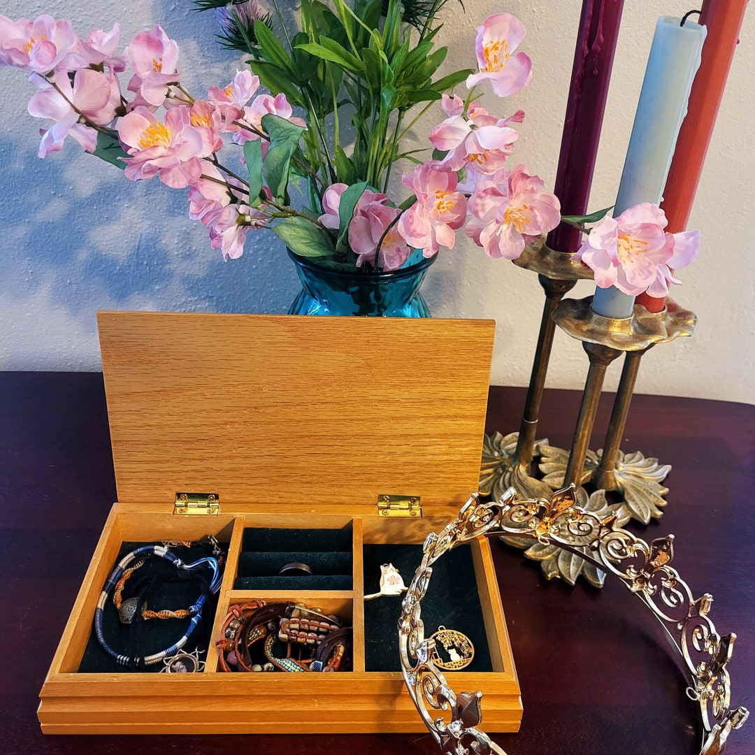 Vintage Jewelry Box - Etsy