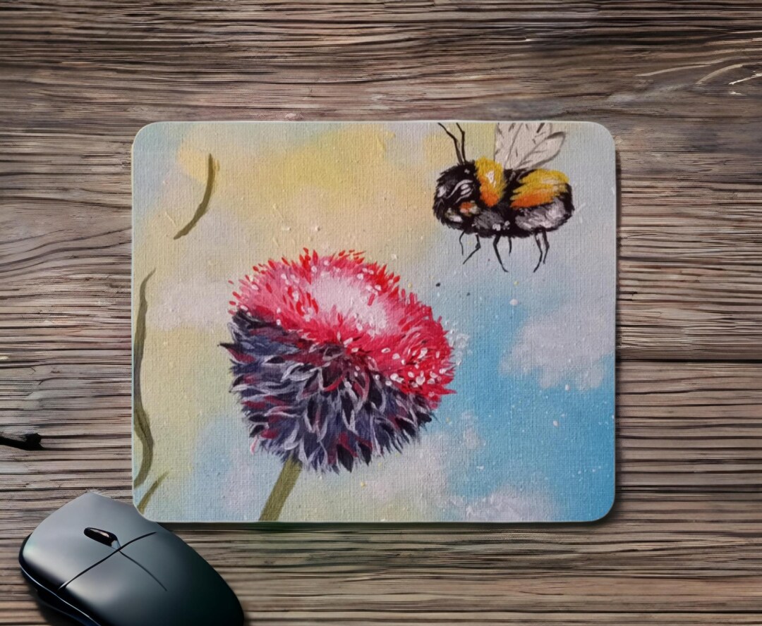 Cute Bumblebee Mouse Mat: Kawaii Nature Inspired Mouse Pad - Botanical ...
