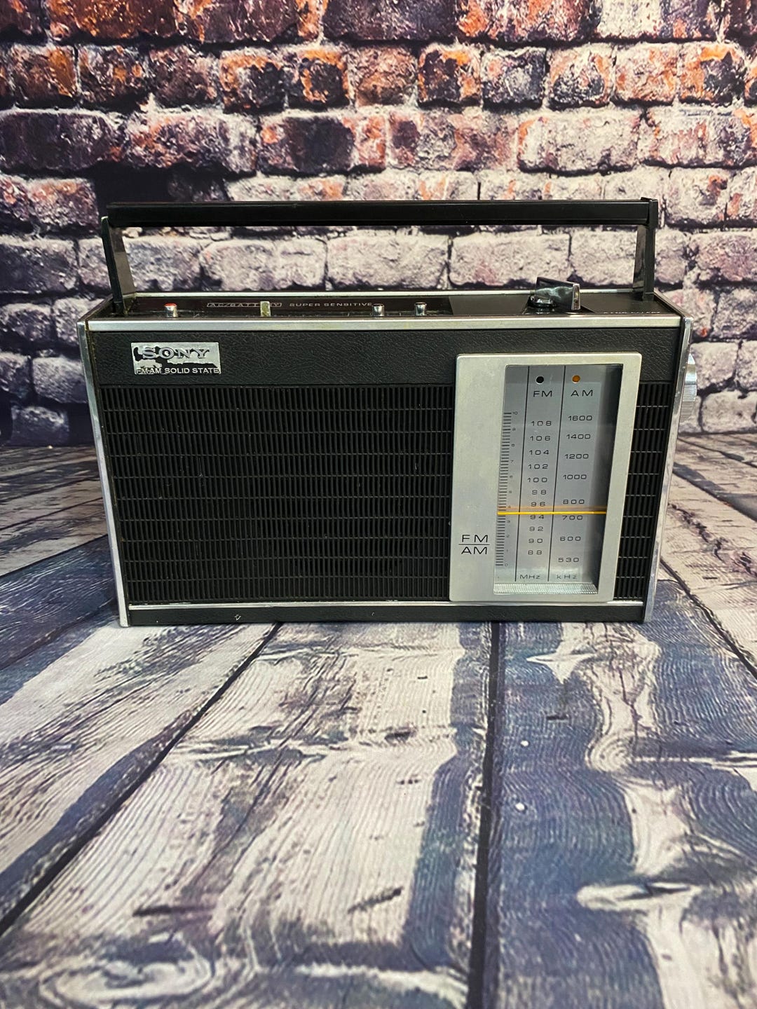 Vintage Sony Solid State Radio - Etsy