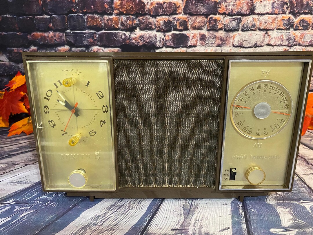 Zenith Vintage AM/FM Tube Clock Radio Model M729 - Etsy