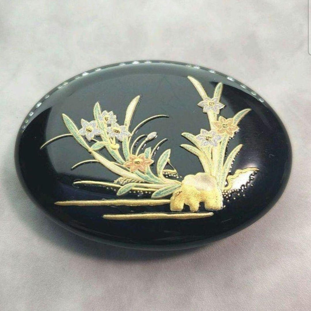 Japanese Traditional Crafts Obidome, Gold Makie, Raden mother-of-pearl ...