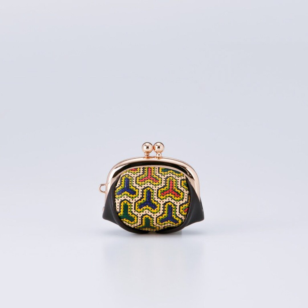 Japanese INDEN, Lacquer X Deerskin | Urushi, Coin Purse With Clasp ...