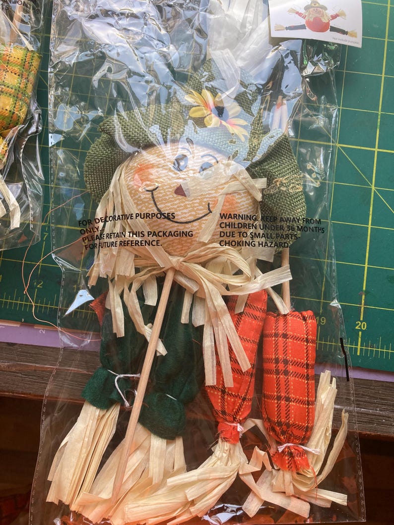 Scarecrow Pieces to Stick in a Beautiful Wreath , or a Swag. Any ...
