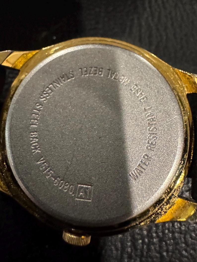 Working Vintage Disney Mickey Mouse Watch Model V515-6080 A1 by Lorus ...