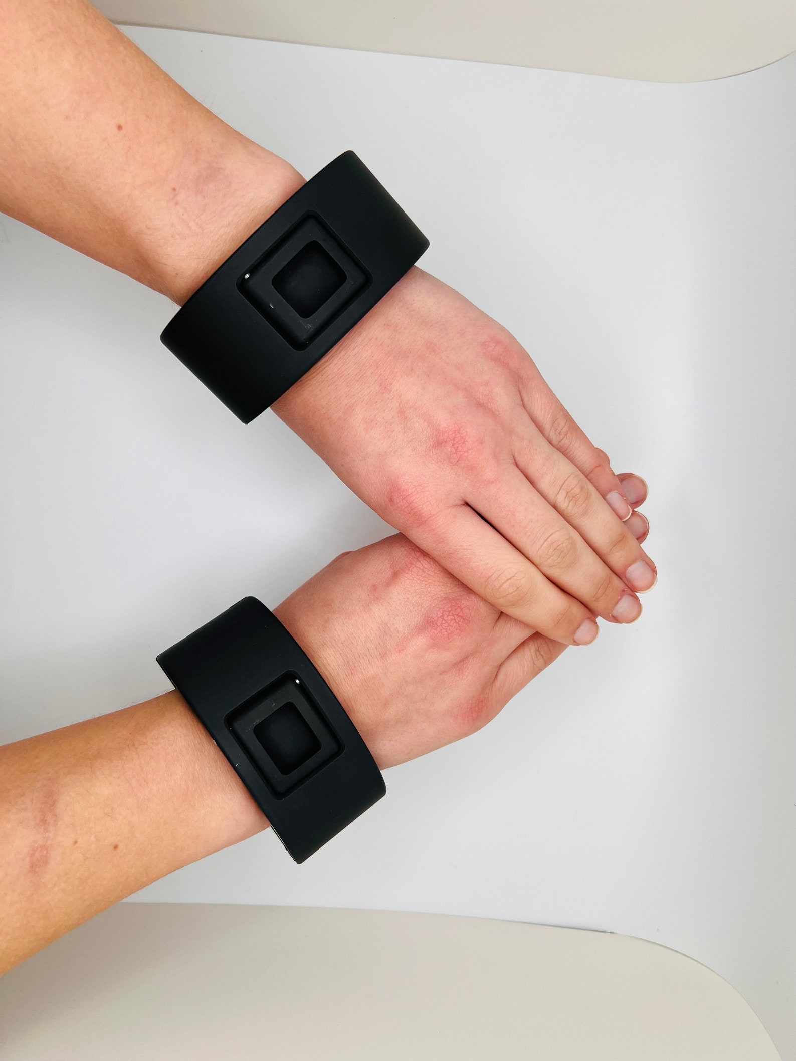 Metal Bondage Dungeon Shackle Set With Built in Lock - Etsy