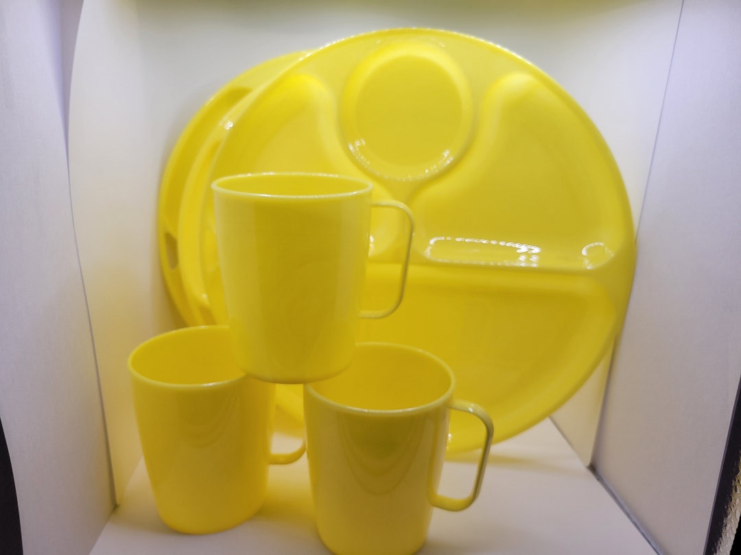 Vintage Mid-century LUSTRO WARE Place Setting for 12 Plates and Cups ...