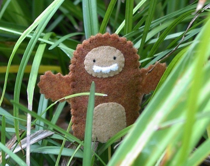 Sasquatch Big Foot Finger Puppet - Etsy