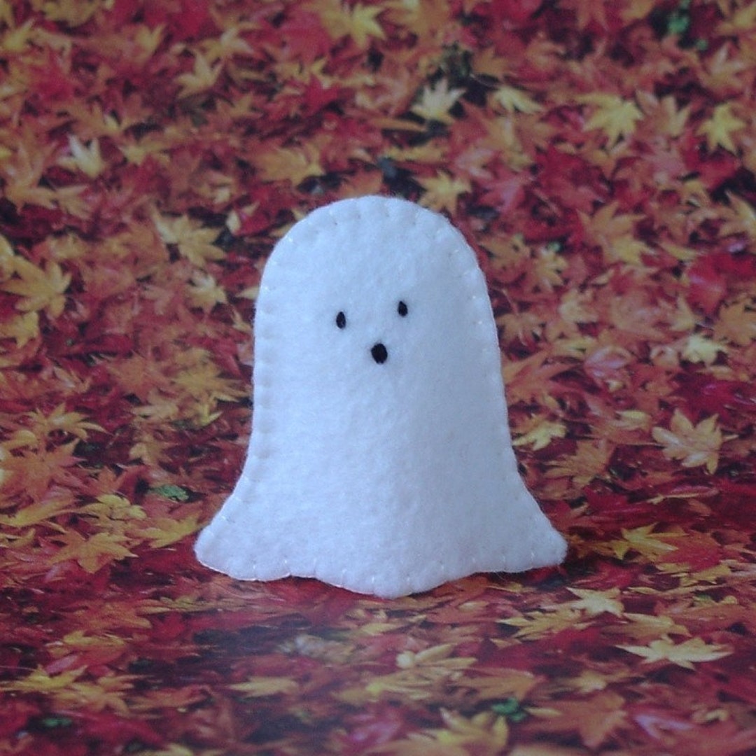 Little Ghost Finger Puppet Halloween Ghost Puppet Felt Spook Halloween ...