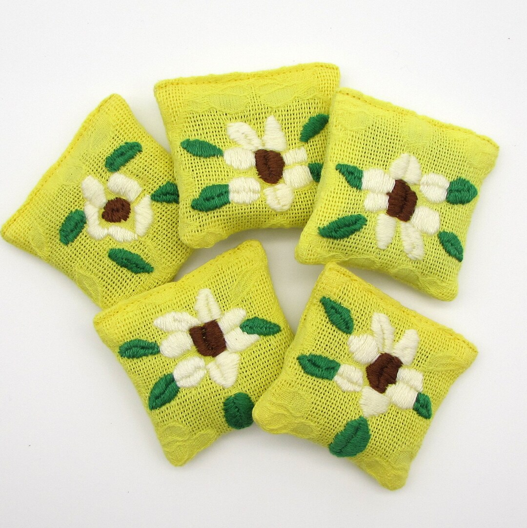 5 Yellow Dried Lavender Sachets Embroidered Sachets - Etsy