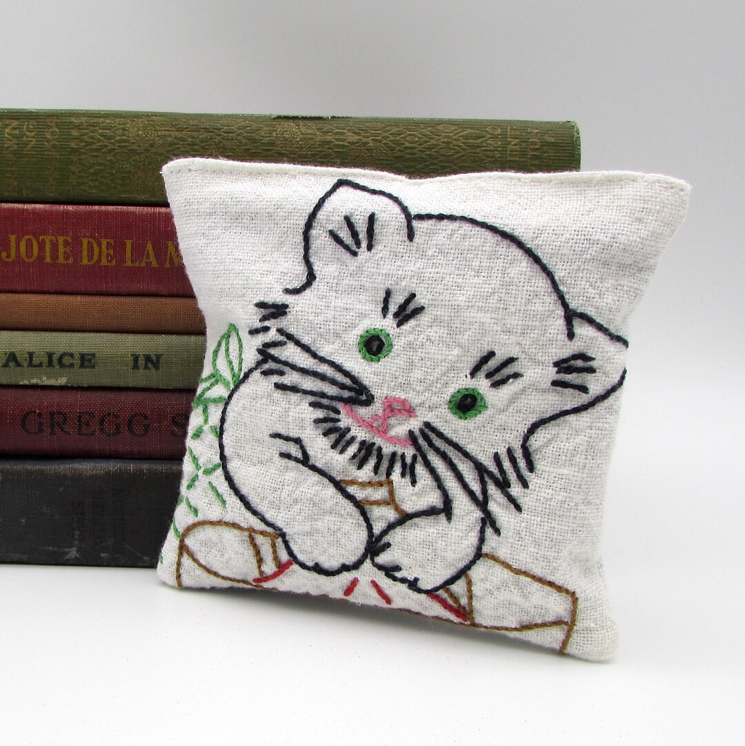 Large Dried Lavender Sachet - Cat Doing Laundry - Kitten Vintage Gift ...