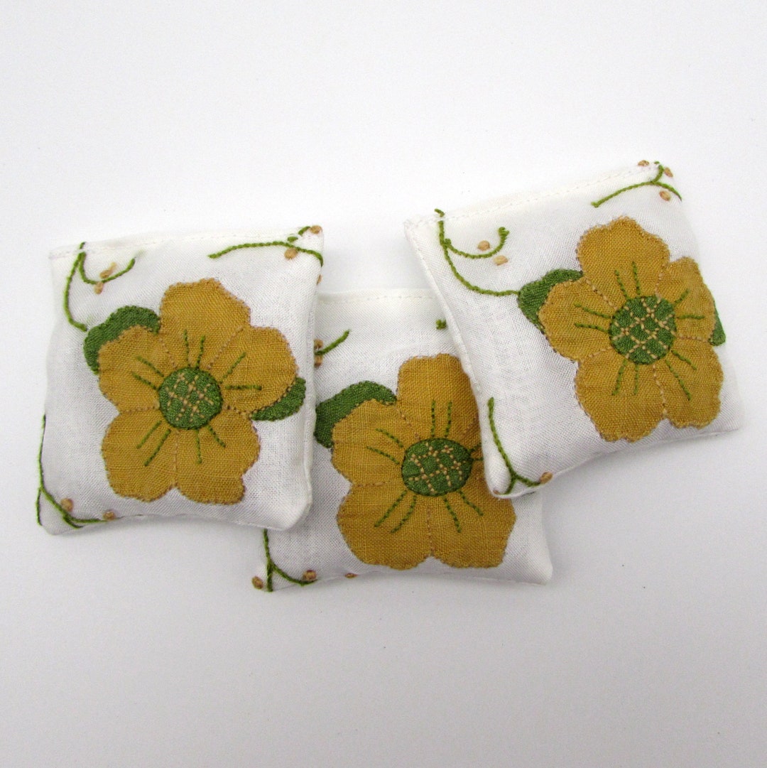 3 Floral Dried Lavender Sachets - Embroidered Sachets - Vintage Linens ...