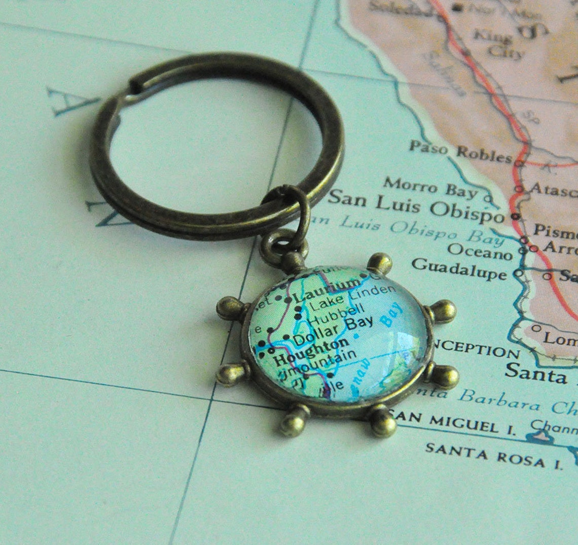Map and Anchor Keychain You Choose the City - Etsy