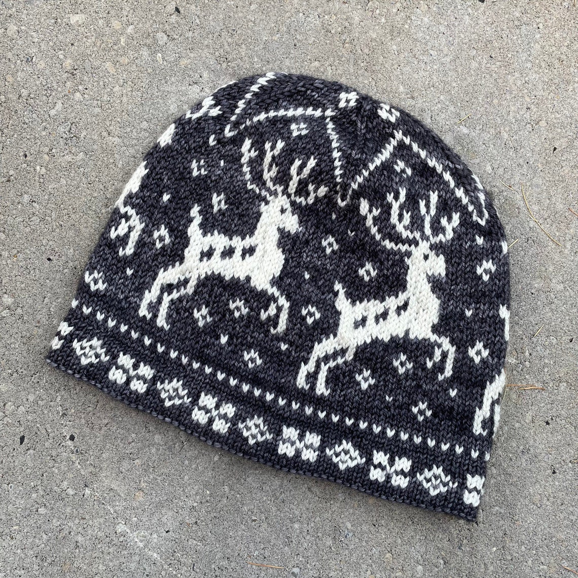 DK Knit Hat Kit, Reindeer Hat Knitting Pattern Kit, Rooftop Landing Ski ...