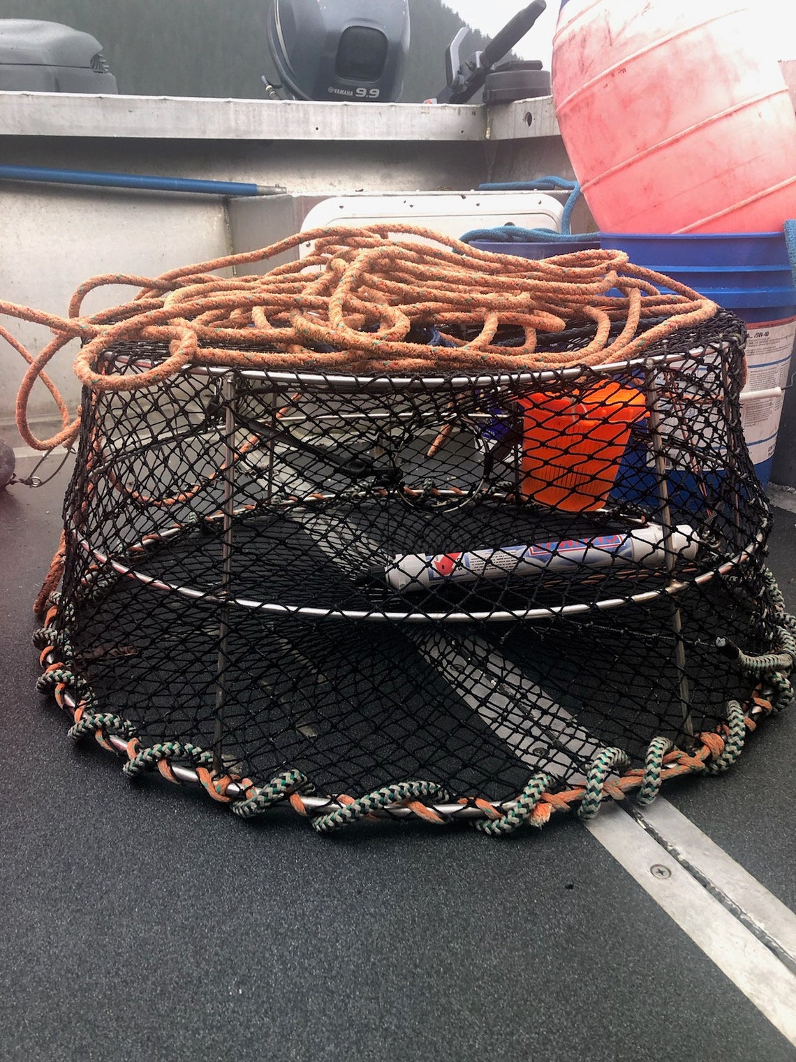 Chum It 16 Oz Submersible & Adjustable Liquid Chum Release Rate ...