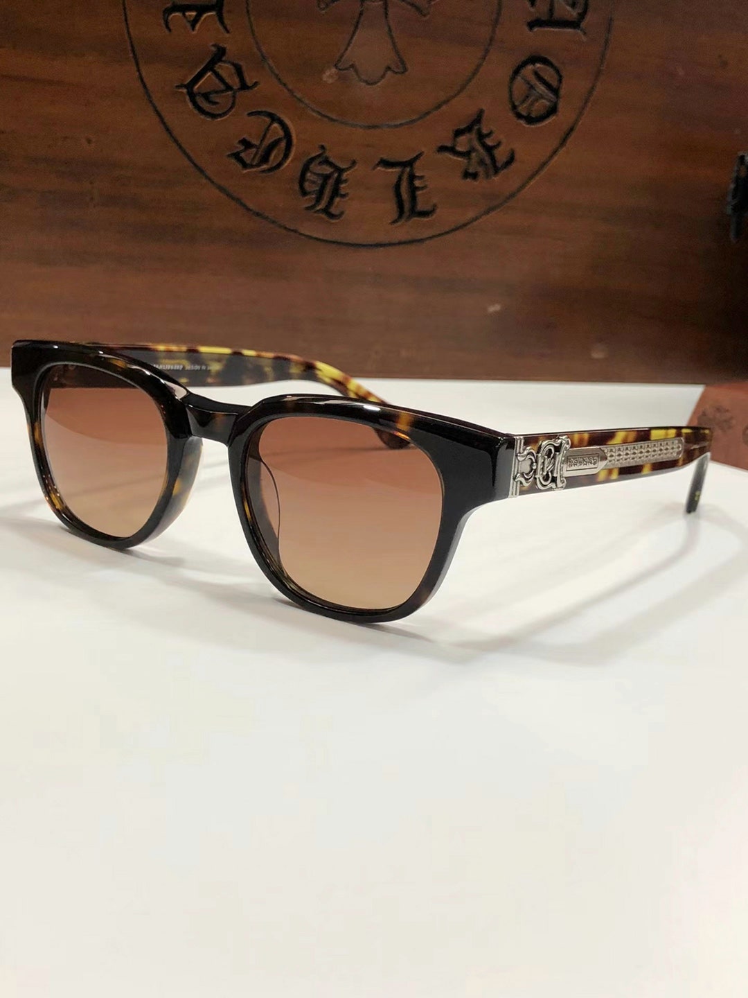 Classic Fashion Sunglasses, Pure Titanium Frame Sunglasses, Sunglass ...