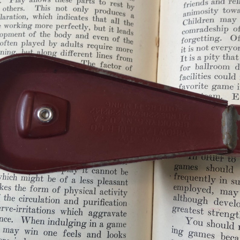 Vintage Red & Beige Arrow Mini Stapler Back Loading - Etsy