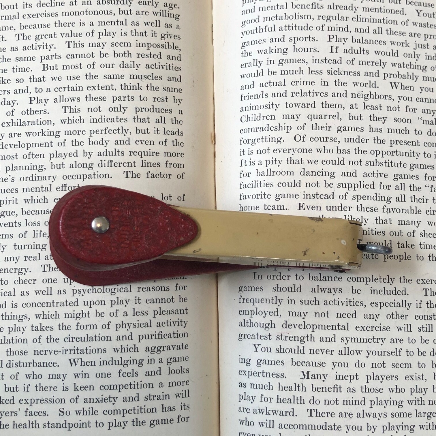 Vintage Red & Beige Arrow Mini Stapler, Back Loading - Etsy