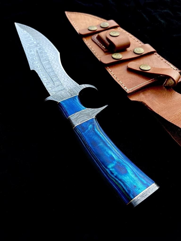 Handmade Full Tang Hunting Knife Features a Meticulously Crafted Blade ...